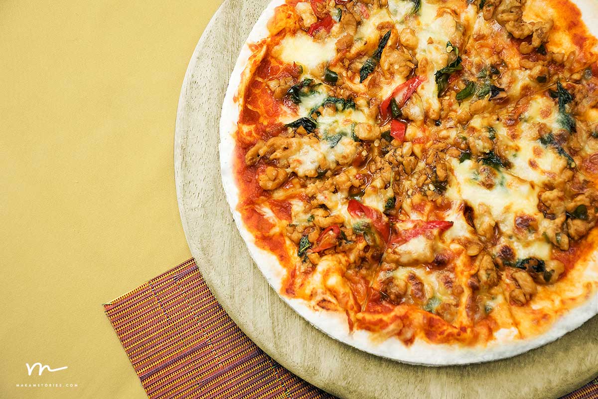 ออกแบบโลโก้ลายไทย โลโก้การ์ตูนภาพเหมือน วาดภาพลายไทย krapao-with-chicken